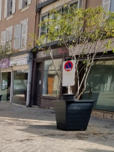 PROVOCATION, DÉFIANCE OU HUMOUR ? – Média Chartres